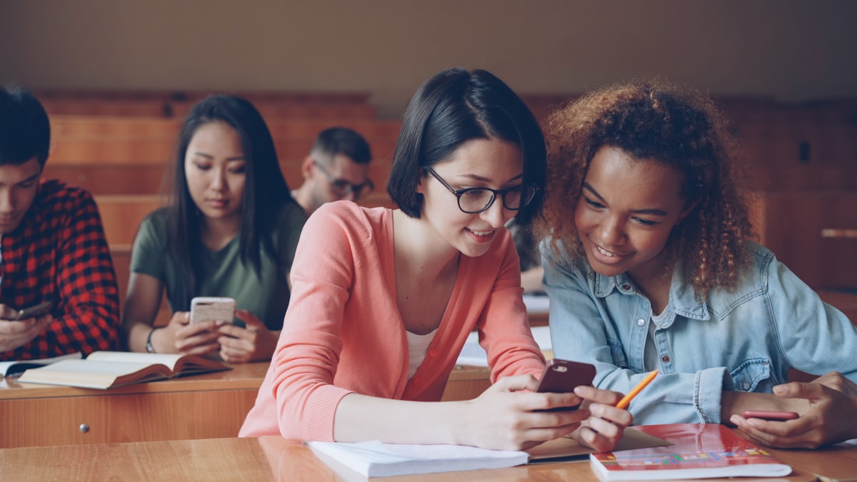 Best Cell Phone Plans for College Students in 2026 (May) | SaveOnPhone.com
