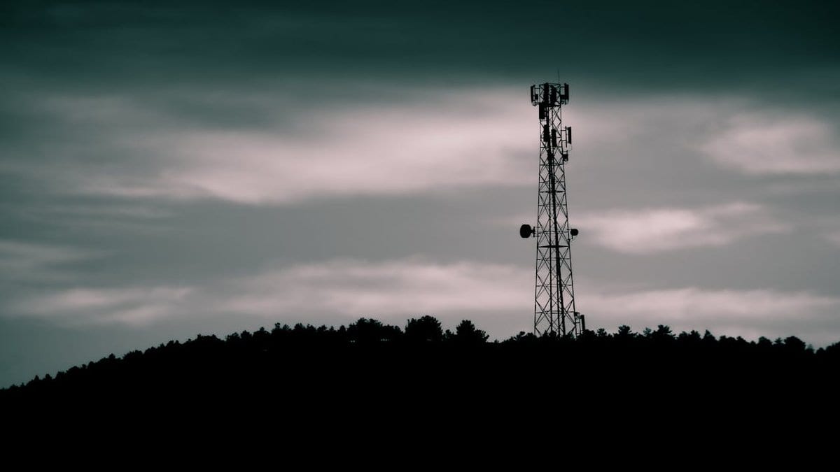 Wireless News: T-Mobile's Big Week of Fiber, Starlink, Q1 | SaveOnPhone.com